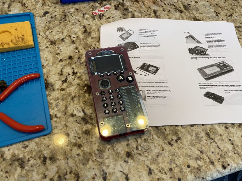 CircuitMess Ringo: The Educational DIY Mobile Phone Hobby Kit – Random ...